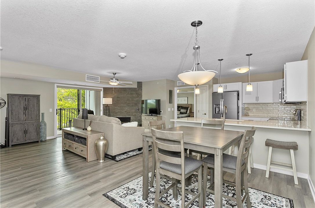 4837 86th St APT 24, Urbandale, IA 50322 | MLS #697265 | Zillow