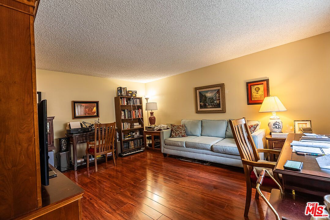 11813 Runnymede St #17, North Hollywood, CA 91605 | MLS #24-384915 | Zillow