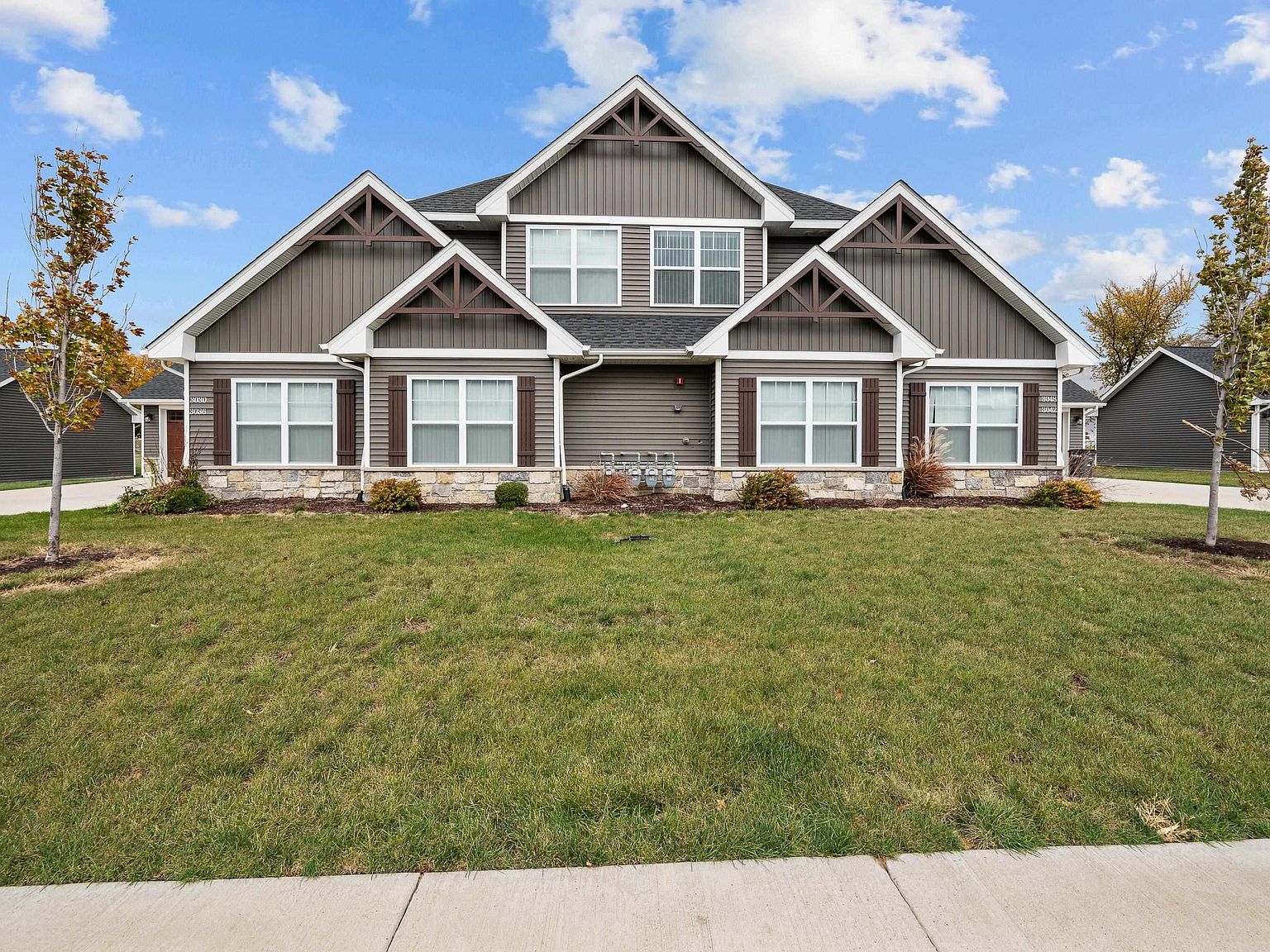 3048 Shanes Way, Bettendorf, IA 52722 | Zillow