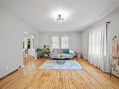 379 Moon Clinton Rd, Coraopolis, PA 15108 | Zillow