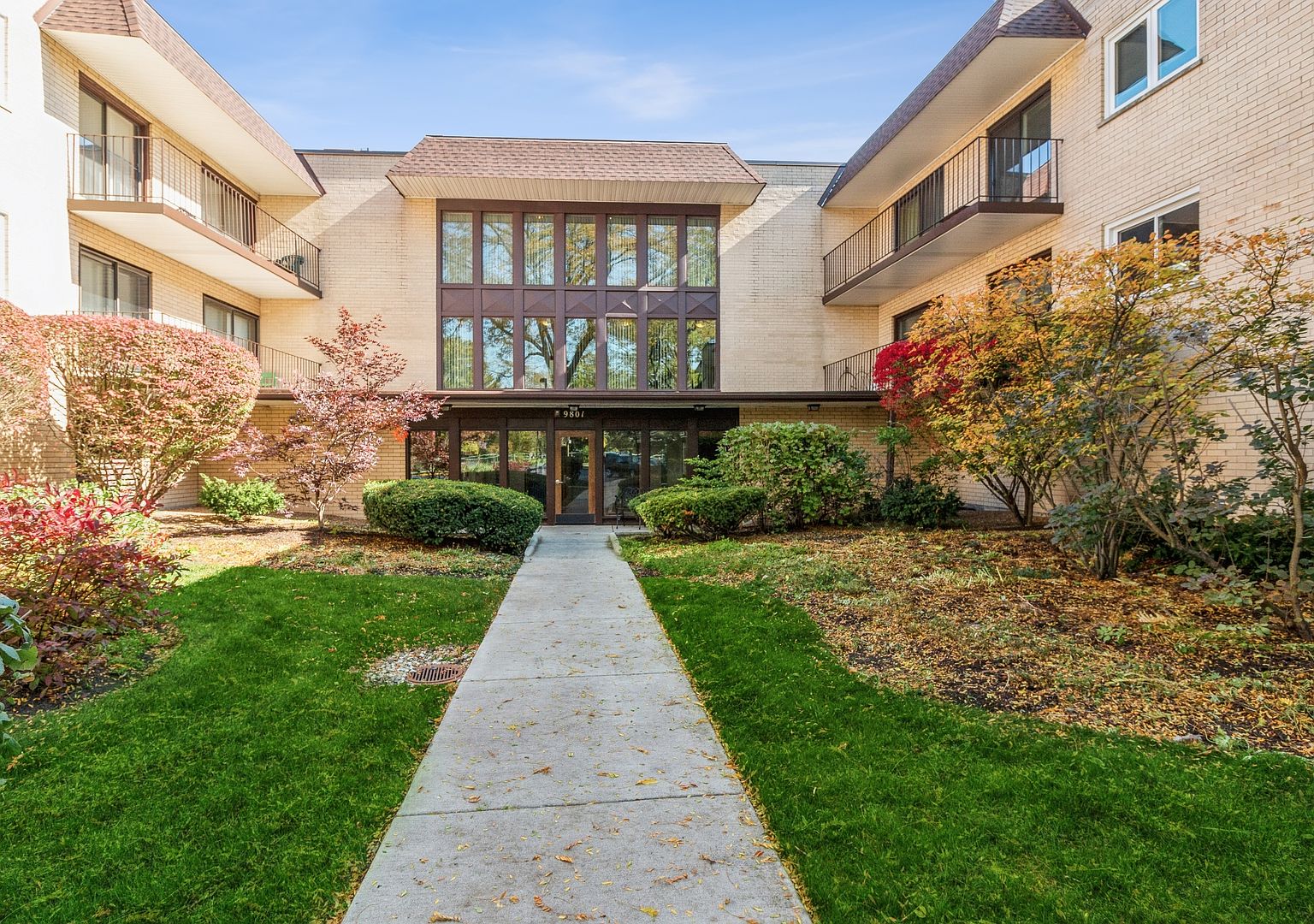 9801 N Gross Point Rd #303, Skokie, IL 60076 | Zillow