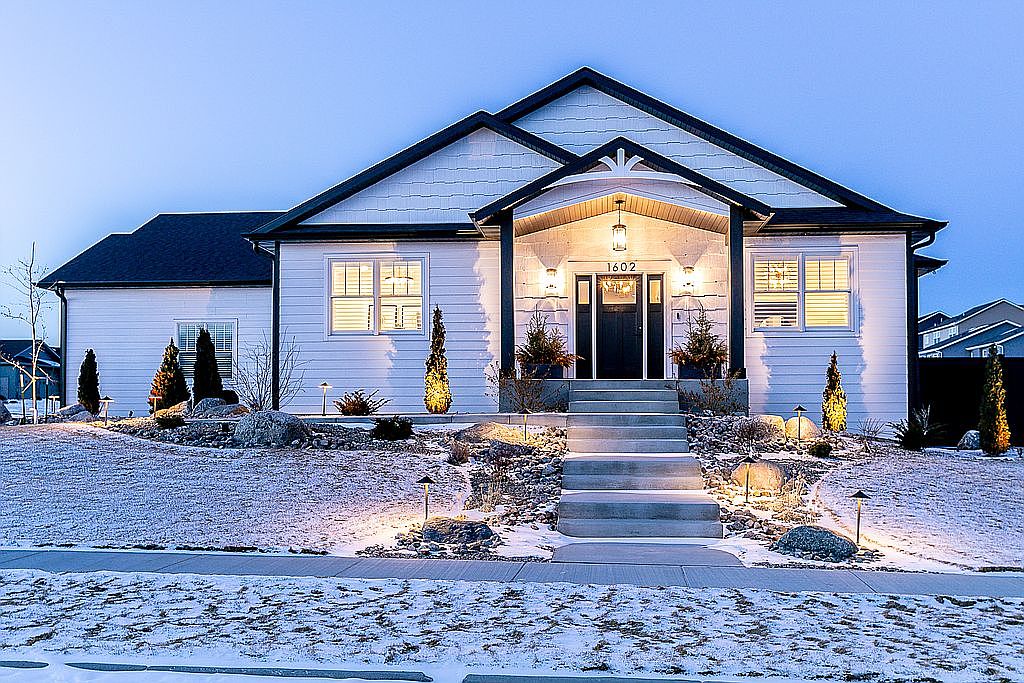1602 Prairie Hawk Dr, Bismarck, ND 58503 | Zillow