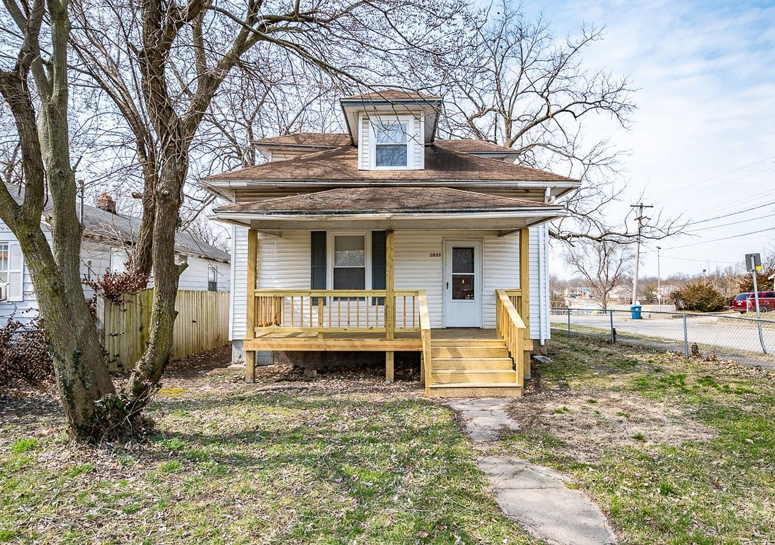 1033 N National Ave, Springfield, MO 65802 | Zillow