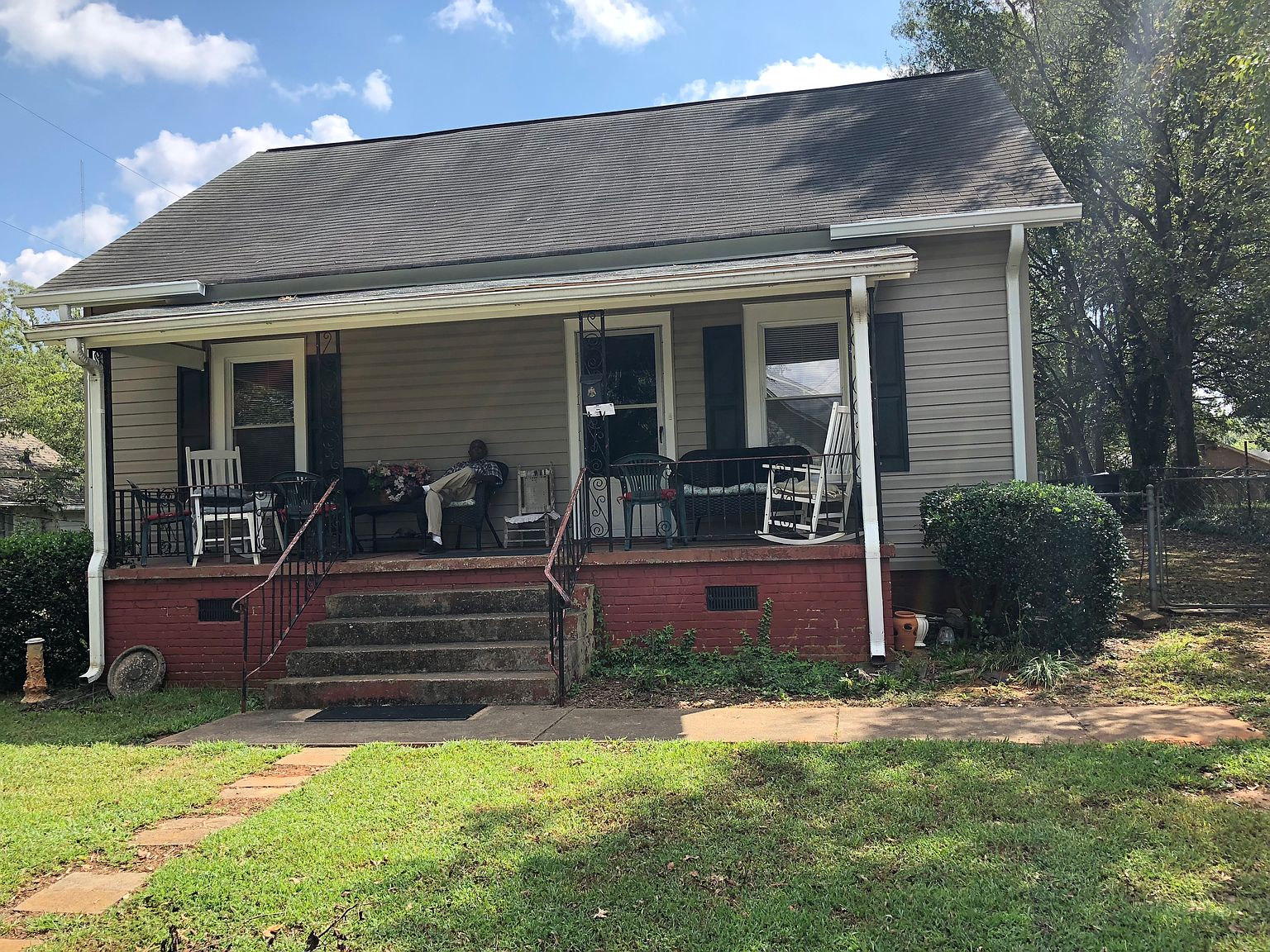 26 E 8th St, Greenville, SC 29611 | Zillow