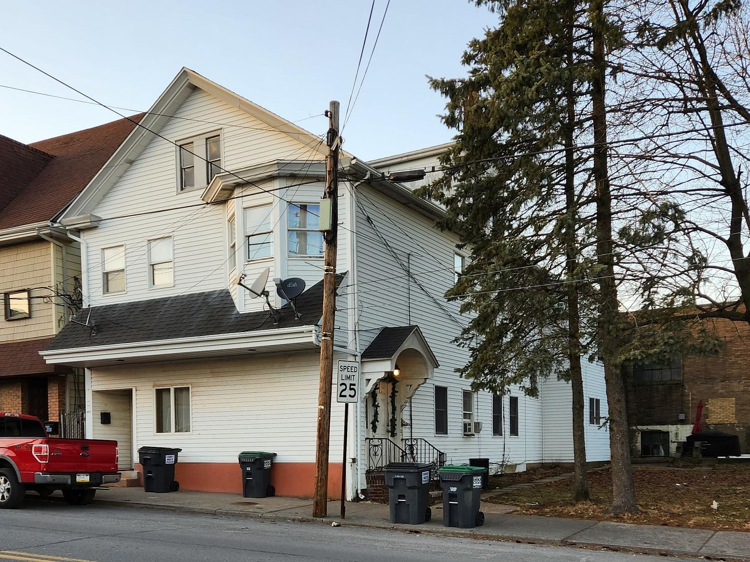 719 Front St, Freeland, PA 18224 | Zillow