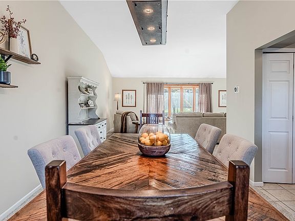 16940 N Meadows Cir, Strongsville, OH 44136 | Zillow