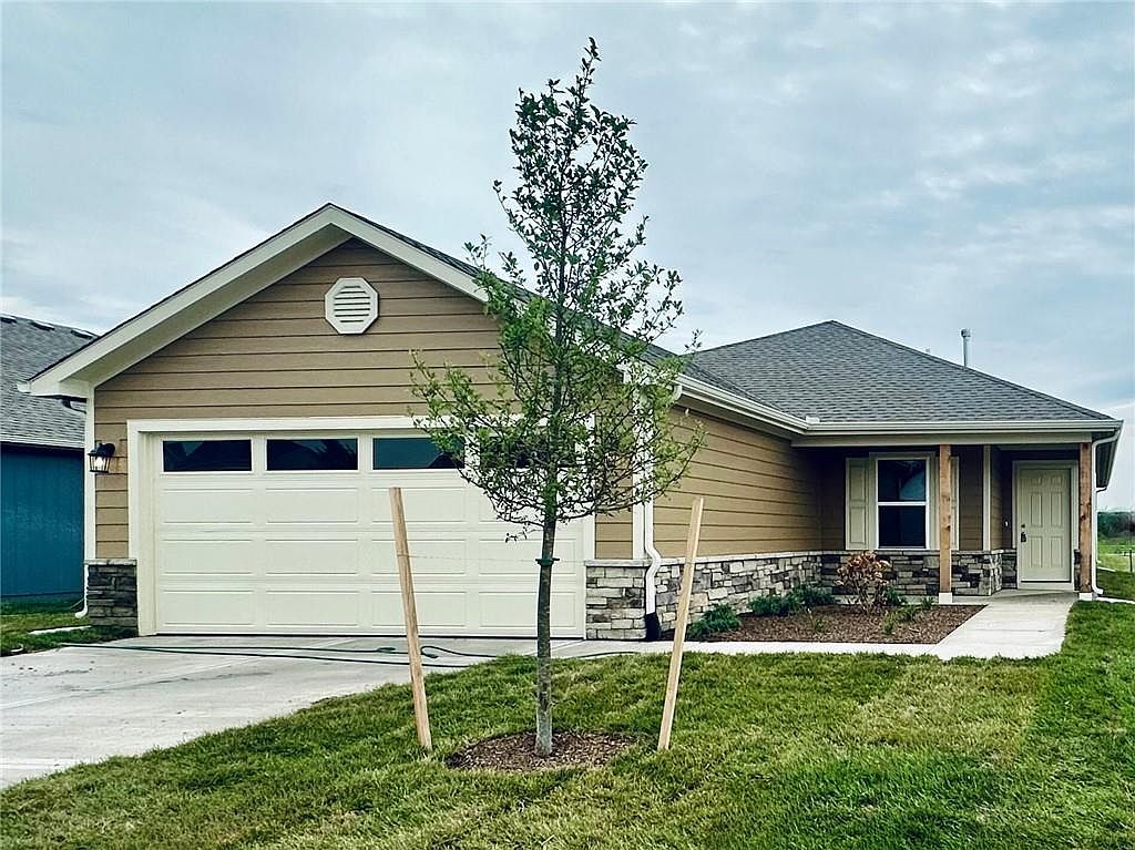 613 N Pear St, Gardner, KS 66030 | Zillow