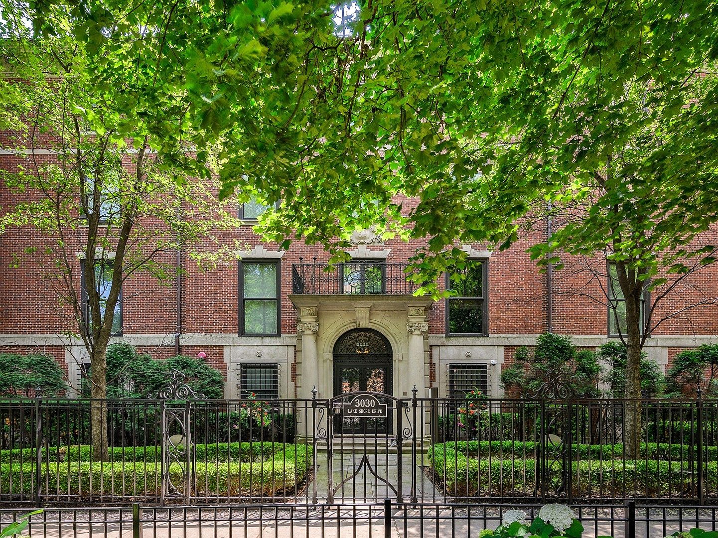 3030 N Lake Shore Dr #PH401, Chicago, IL 60657 | Zillow