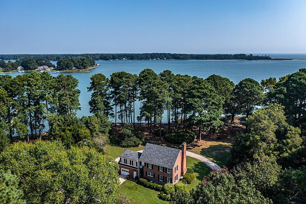 1367 Kent Point Rd, Kilmarnock, VA 22482 | MLS #118001 | Zillow