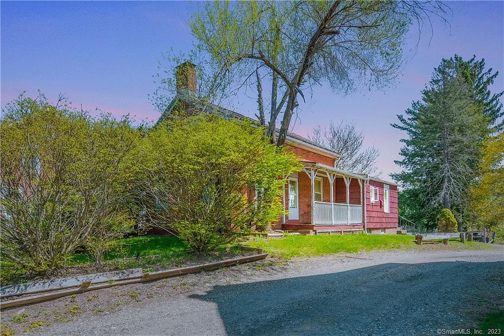 83 Main Street, Broad Brook, CT 06016 | Zillow