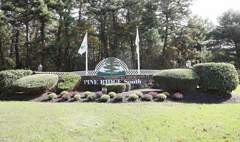 25 Pine Ridge Blvd, Whiting, NJ 08759 | Zillow
