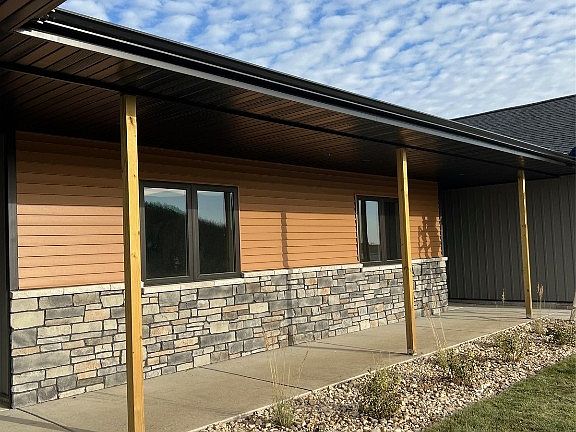 302 Viking Dr, Vinton, IA 52349 | MLS #2306364 | Zillow