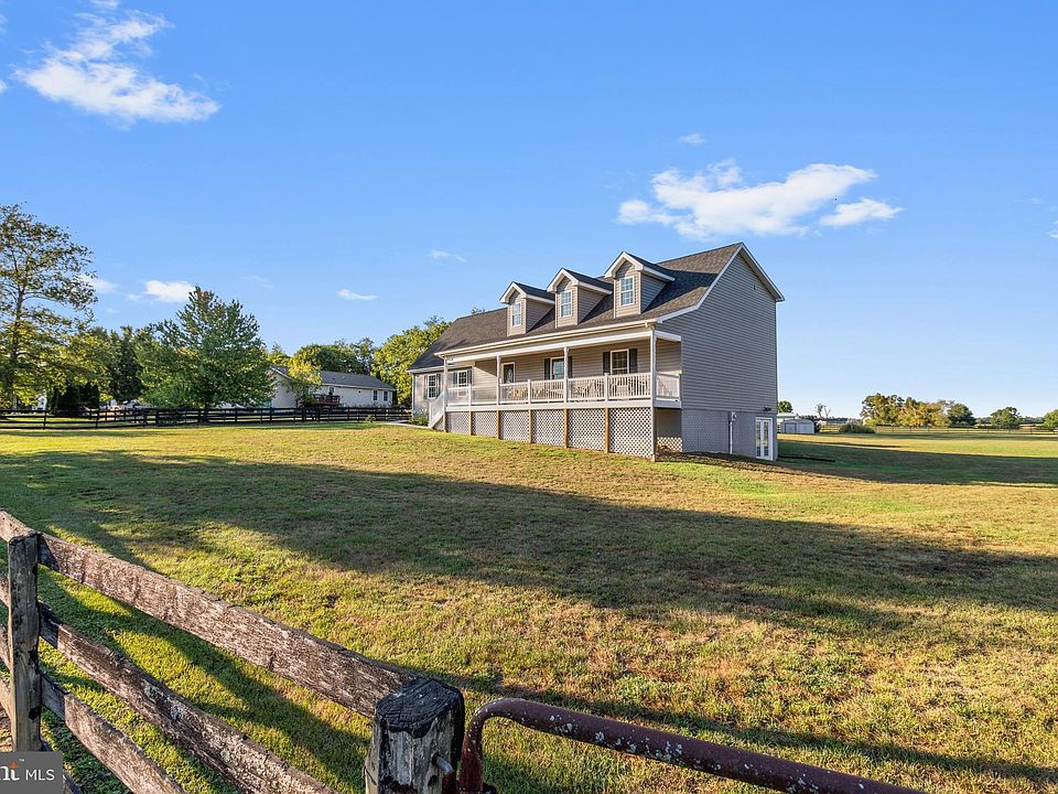 29 Iris Way, Charles Town, WV 25414 | MLS #WVJF2009204 | Zillow