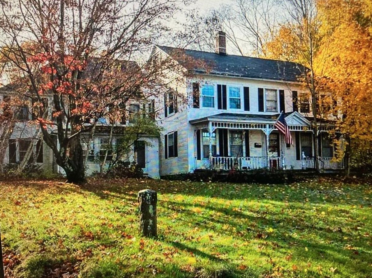 18 Summit St #1, East Hampton, CT 06424 | Zillow