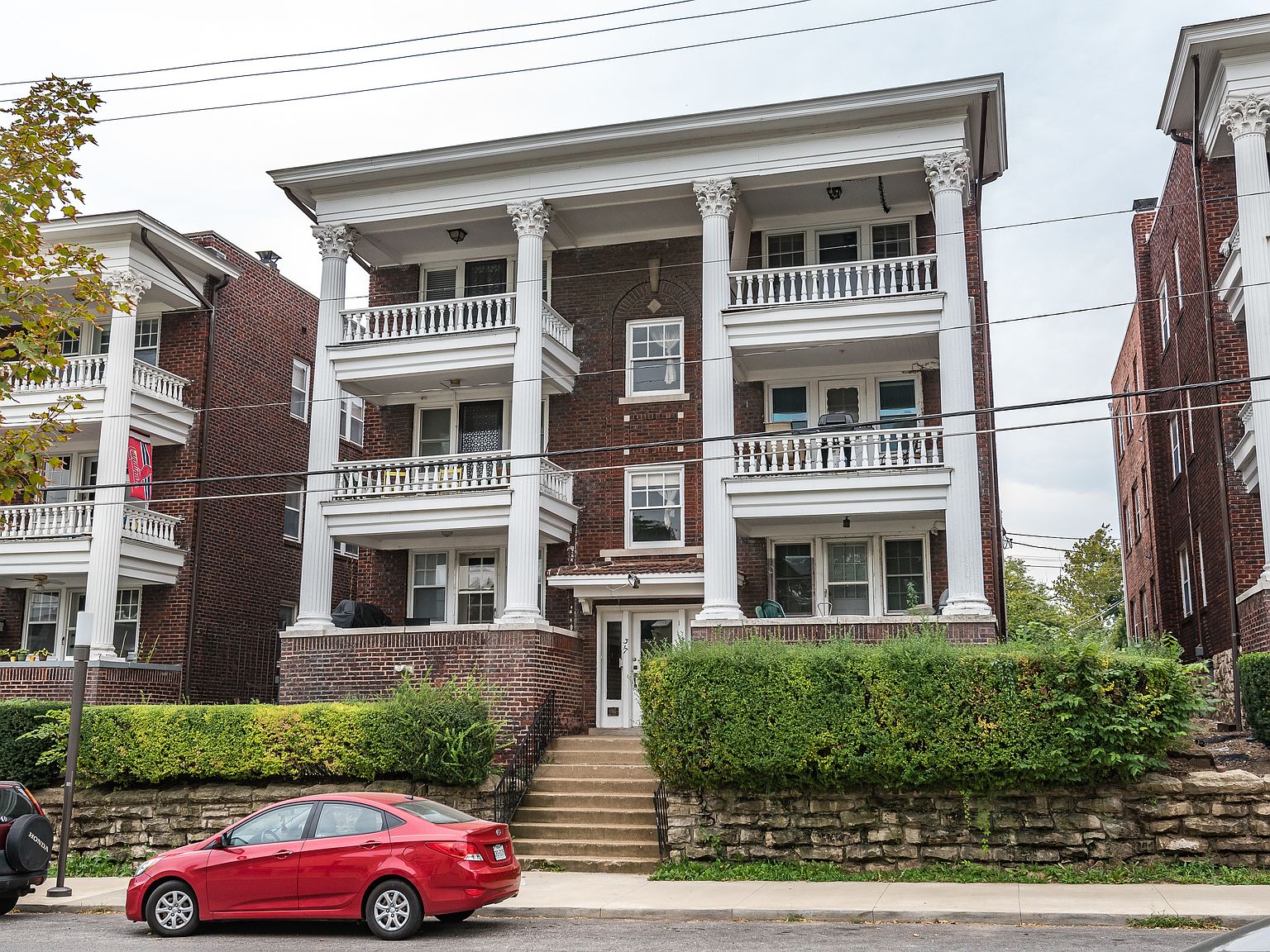 317 E 43rd St #2W, Kansas City, MO 64111 | Zillow