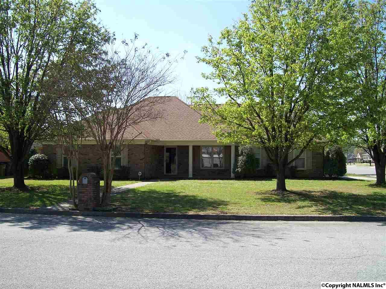 2315 Raleigh St SW, Decatur, AL 35603 | Zillow