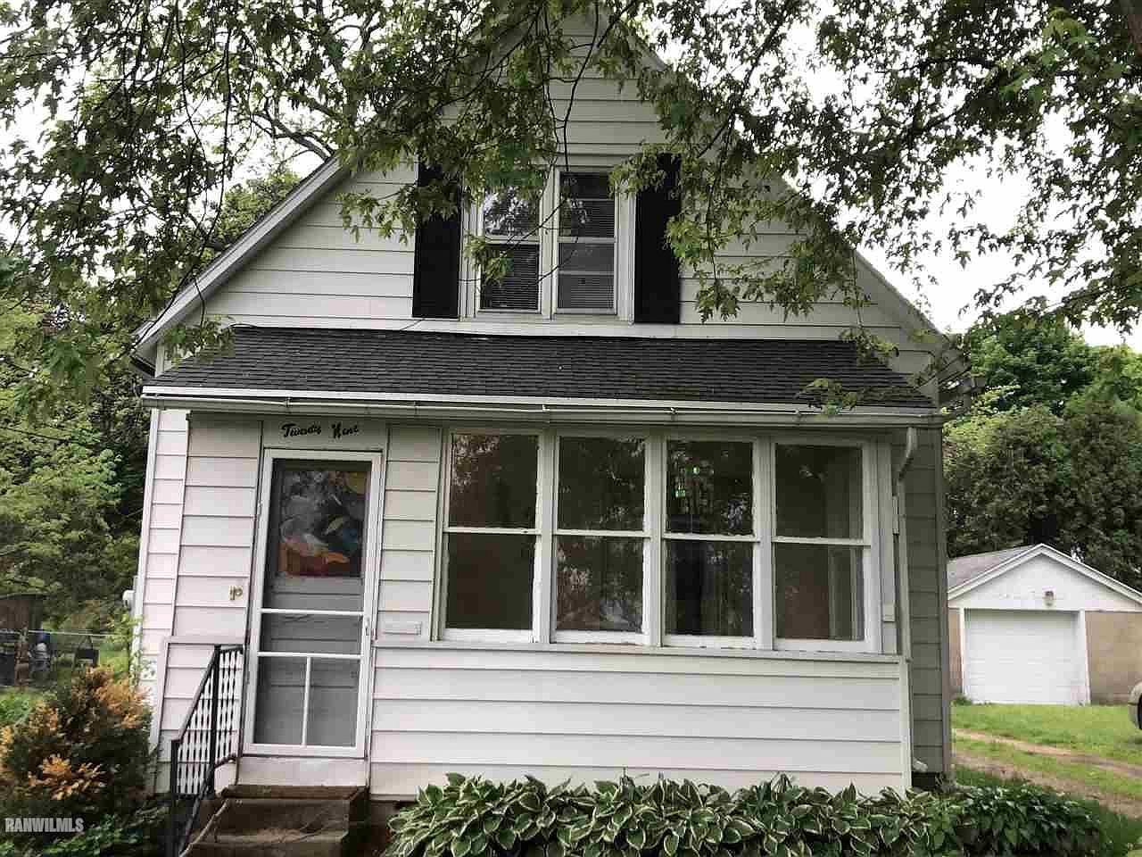 29 Arcade Ct, Freeport, IL 61032 | Zillow