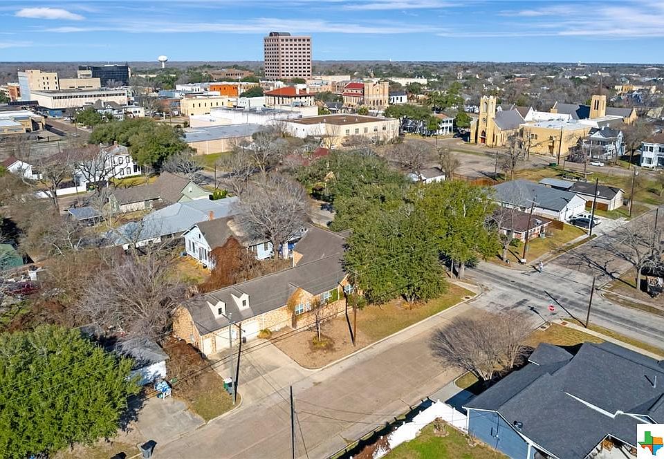 407 E Santa Rosa St, Victoria, TX 77901 | Zillow