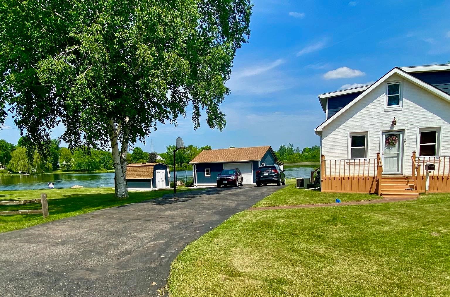 303 S Lemen St, Fenton, MI 48430 | Zillow