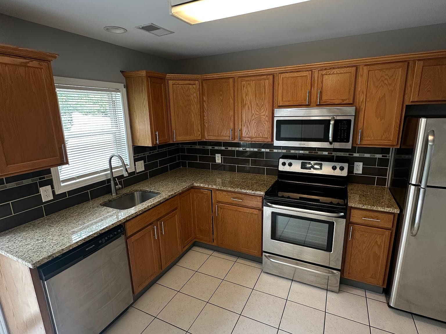 9735 Main St #4, Clarence, NY 14031 | Zillow