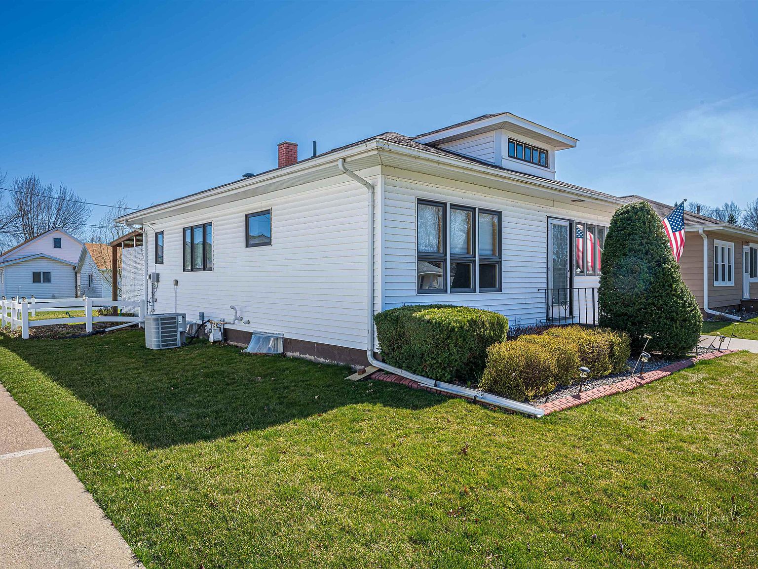 308 Dayton Ave, Hanover, IL 61041 | Zillow