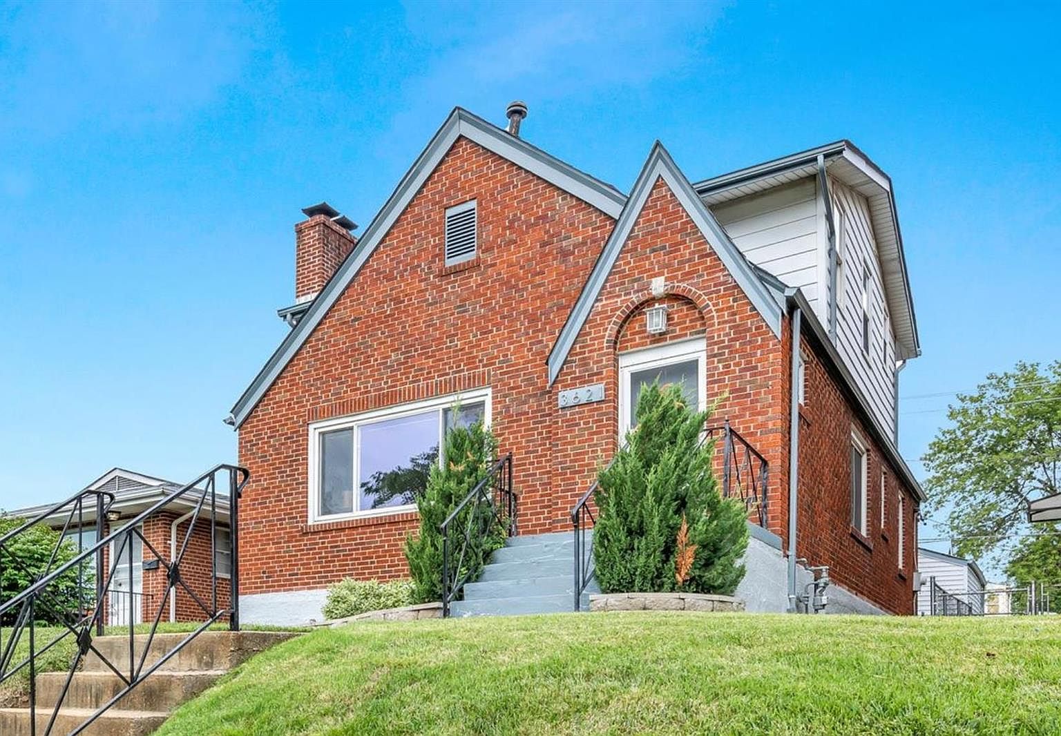 3621 Watson Rd, Saint Louis, MO 63109 | MLS #24041772 | Zillow