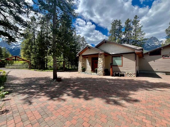 Canmore AB Luxury Homes For Sale - 139 Homes | Zillow