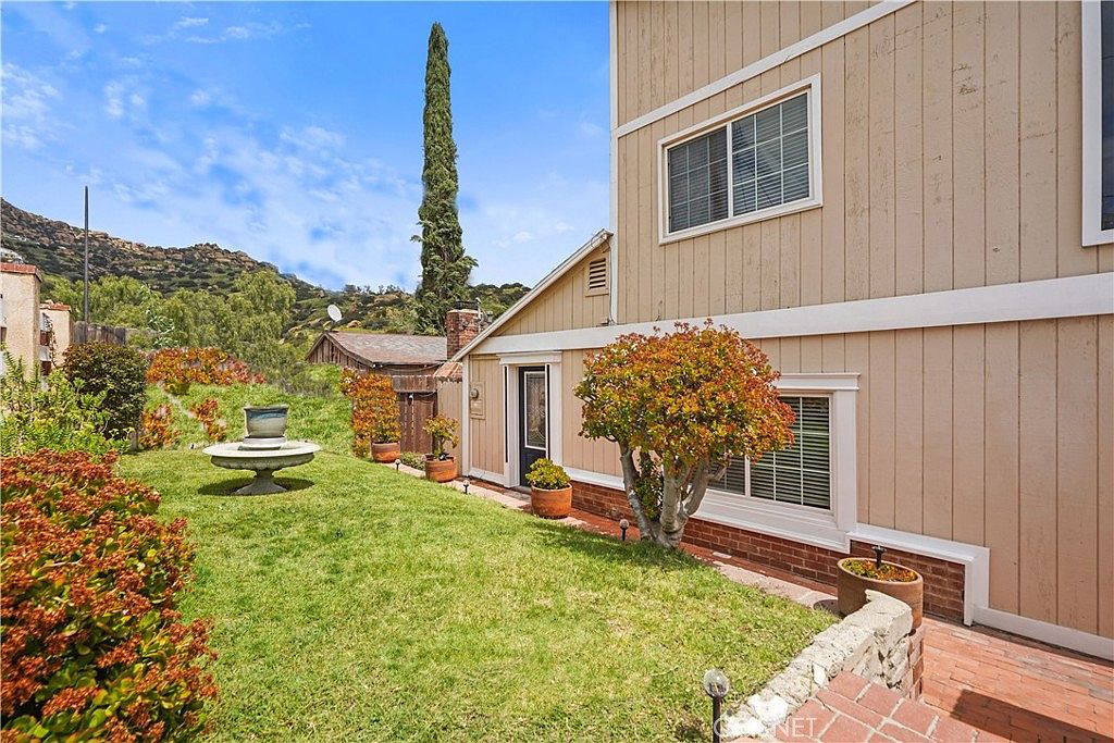 9516 Dennis Way, Chatsworth, CA 91311 | MLS #SR23055821 | Zillow