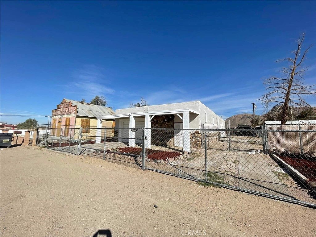 125 E Yermo Rd, Yermo, CA 92398 | MLS #WS25039646 | Zillow