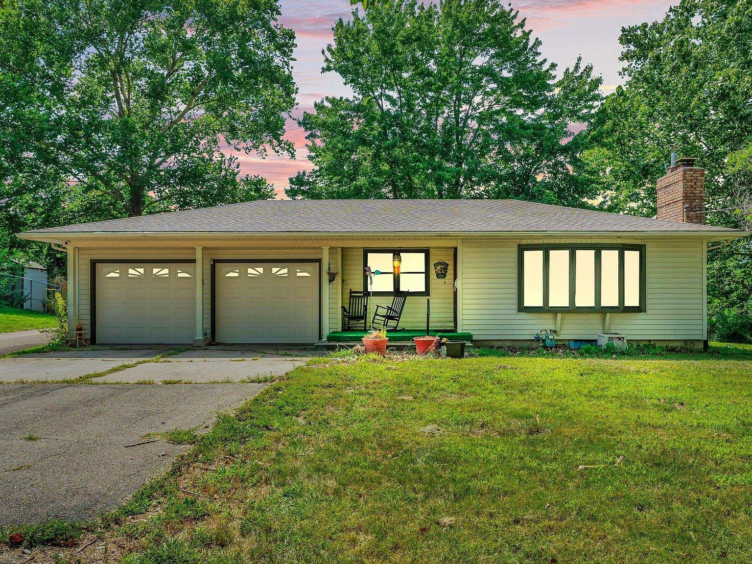 223 SE Rice Rd, Topeka, KS 66607 | Zillow
