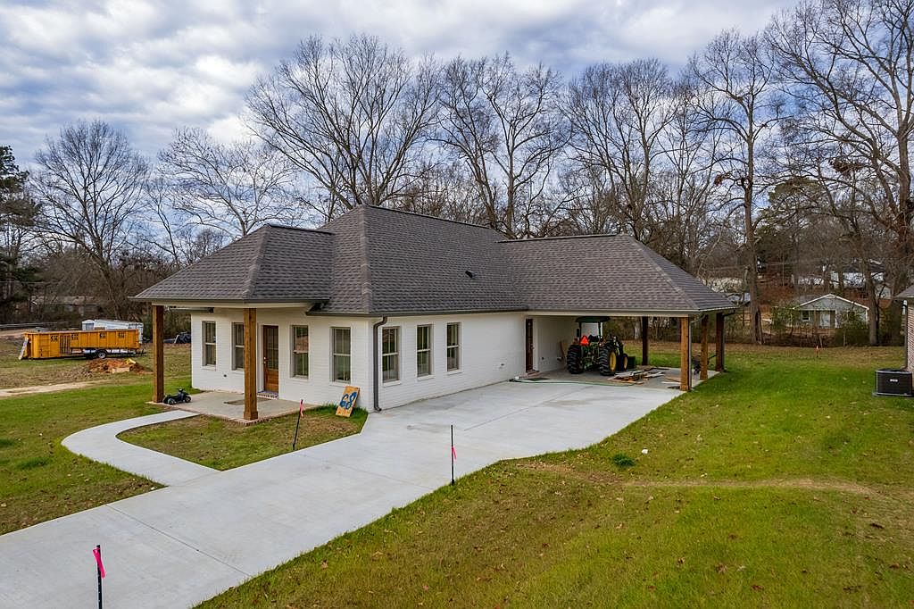 68 Lafayette St, Water Valley, MS 38965 | Zillow