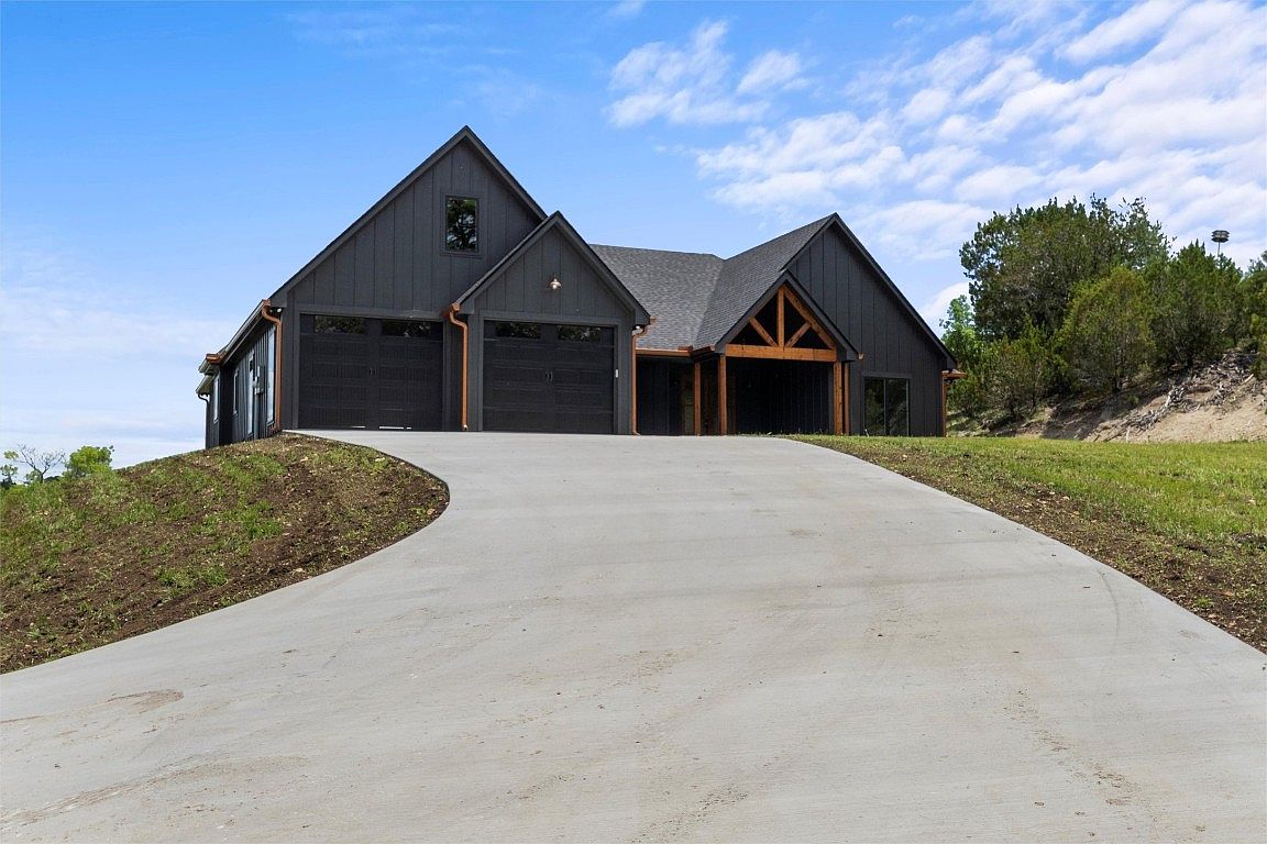 907 East Ave, Valley Mills, TX 76689 | Zillow