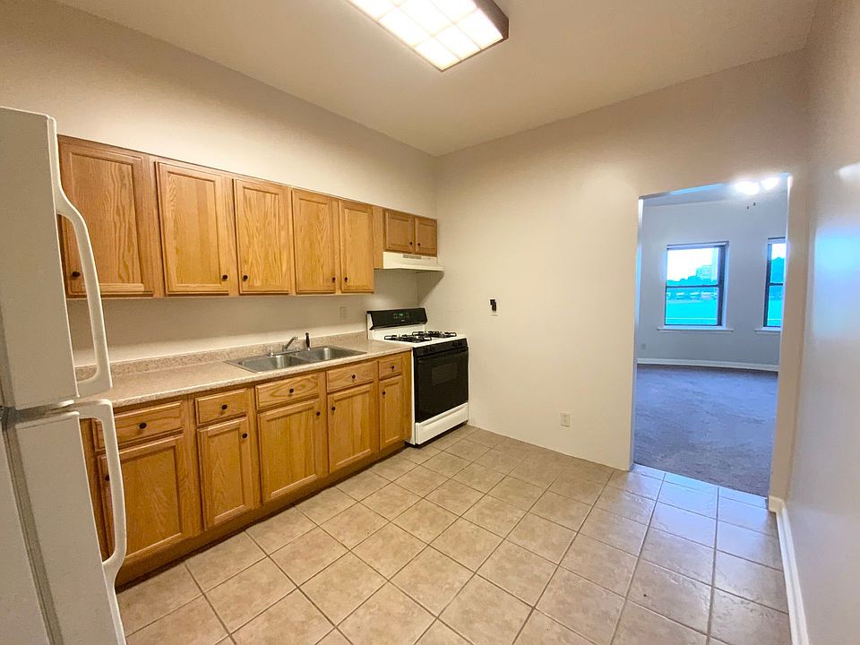 1521 E 65th St Chicago IL | Zillow