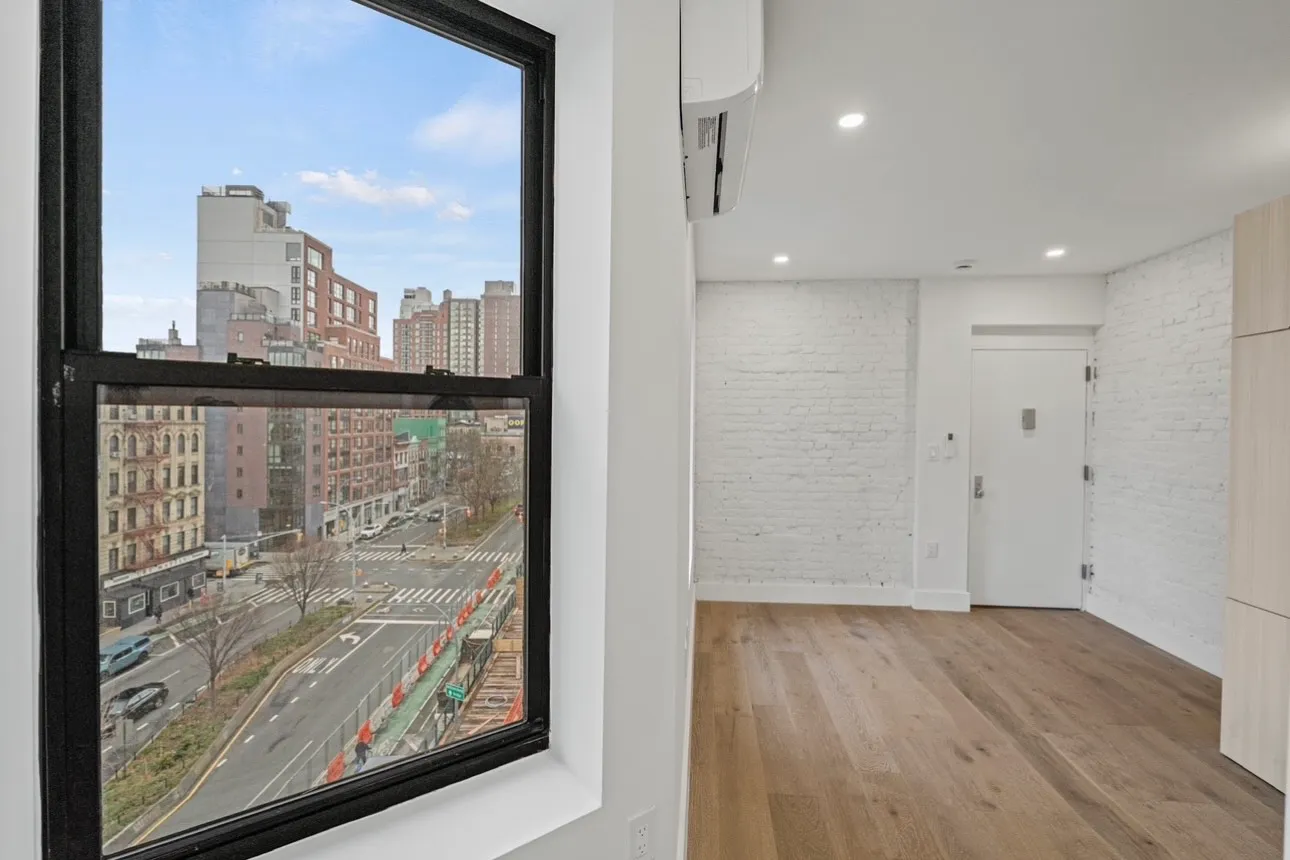 The B at 294 East Houston Street in East Village : Sales, Rentals ...