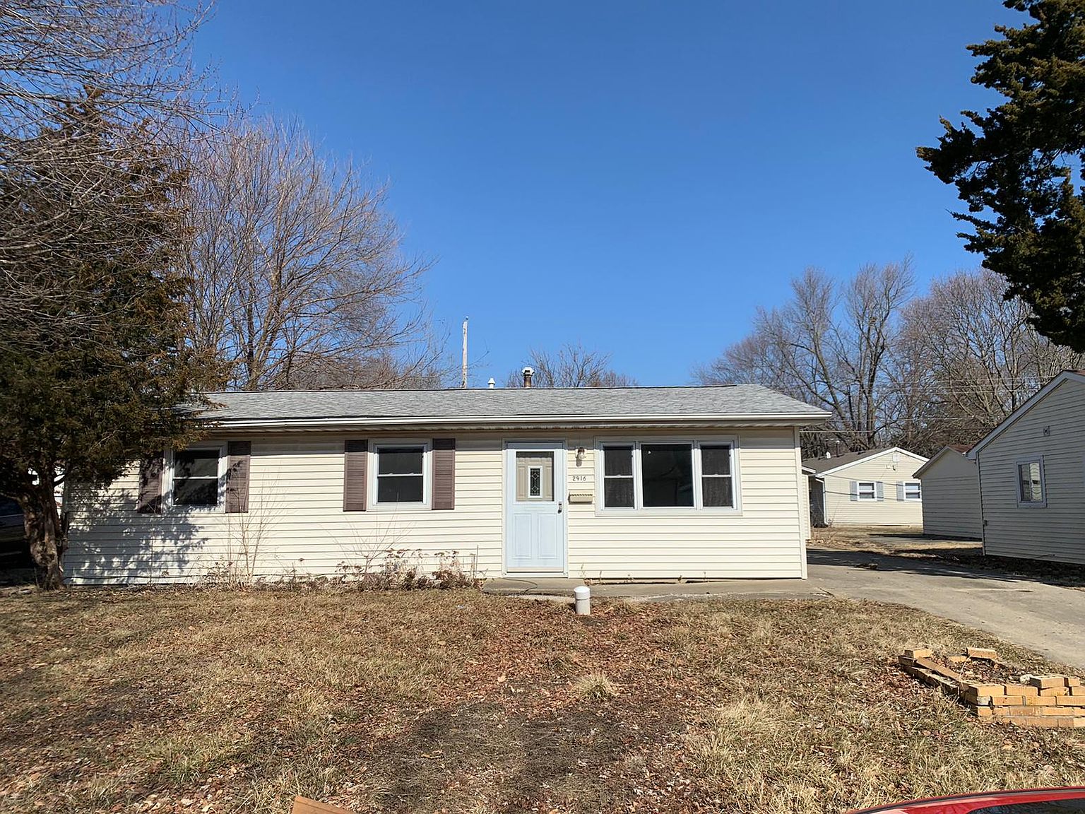 2916 E Cardinal Dr, Decatur, IL 62526 | Zillow