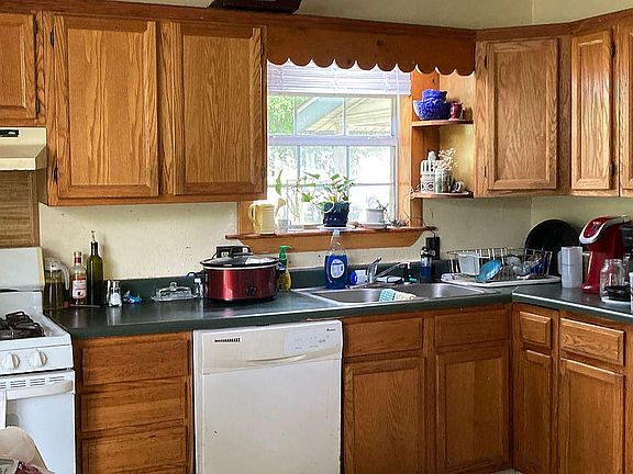 500 Whitehead St, Smithville, TX 78957 | Zillow