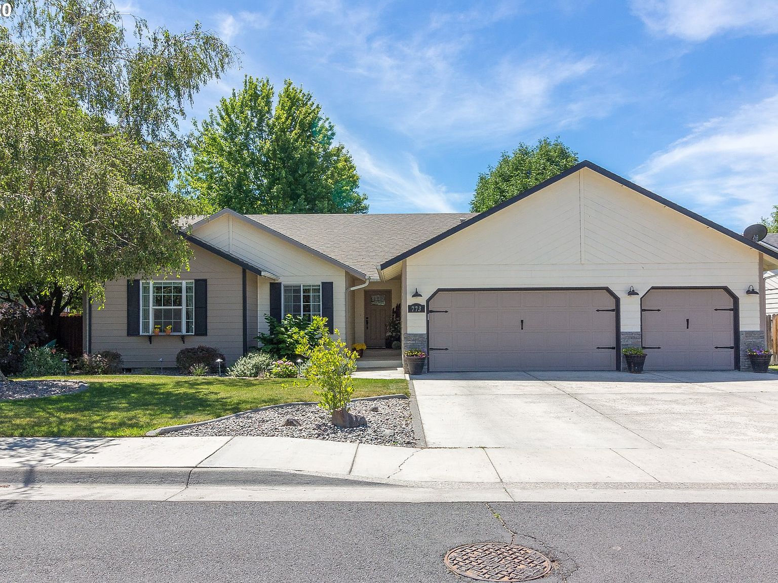 773 W Johns Ave, Hermiston, OR 97838 | Zillow