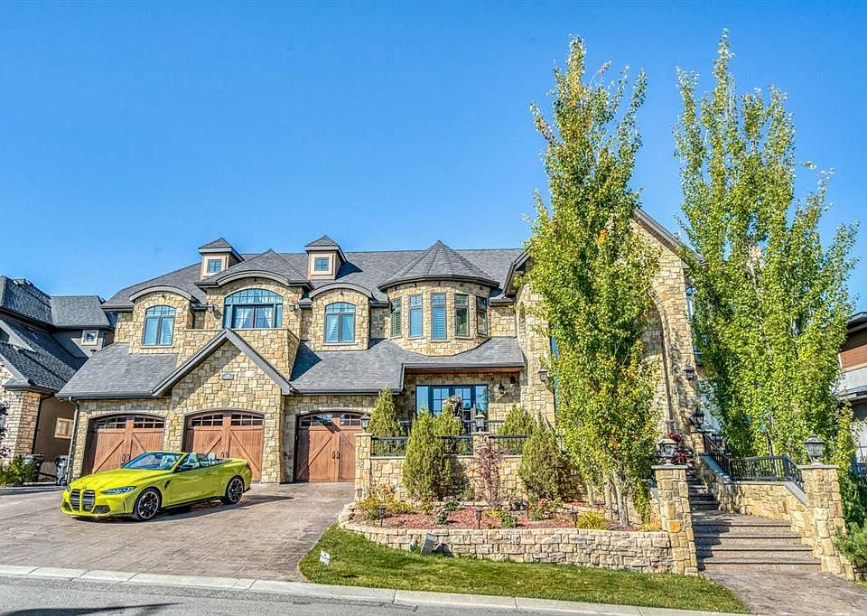 19 E Elveden Pl SW, Calgary, AB T3H 0L1 | MLS #A2092750 | Zillow