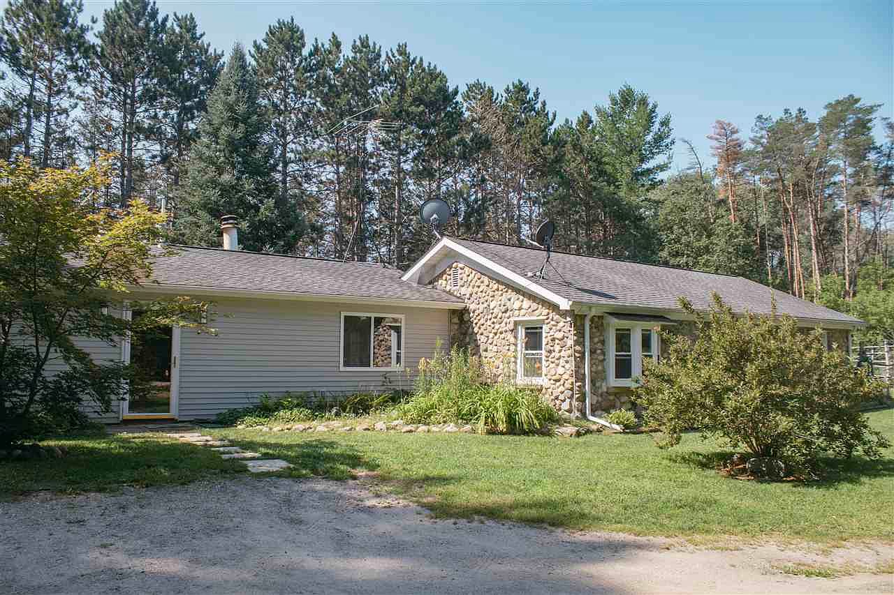 3451 Hilts Rd, Gladwin, MI 48624 | MLS #471905 | Zillow