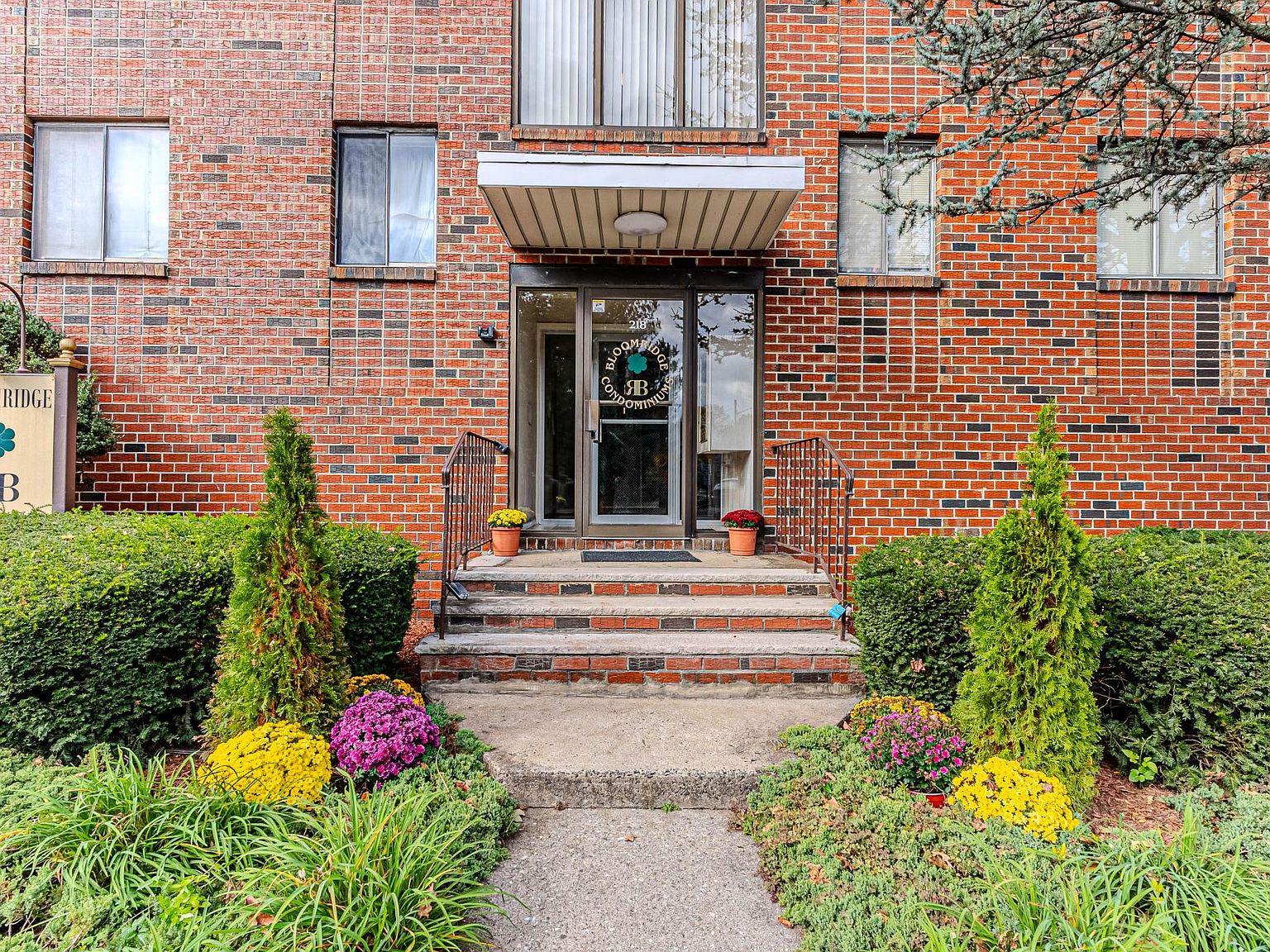 218 Broad St APT 2, Bloomfield, NJ 07003 | Zillow