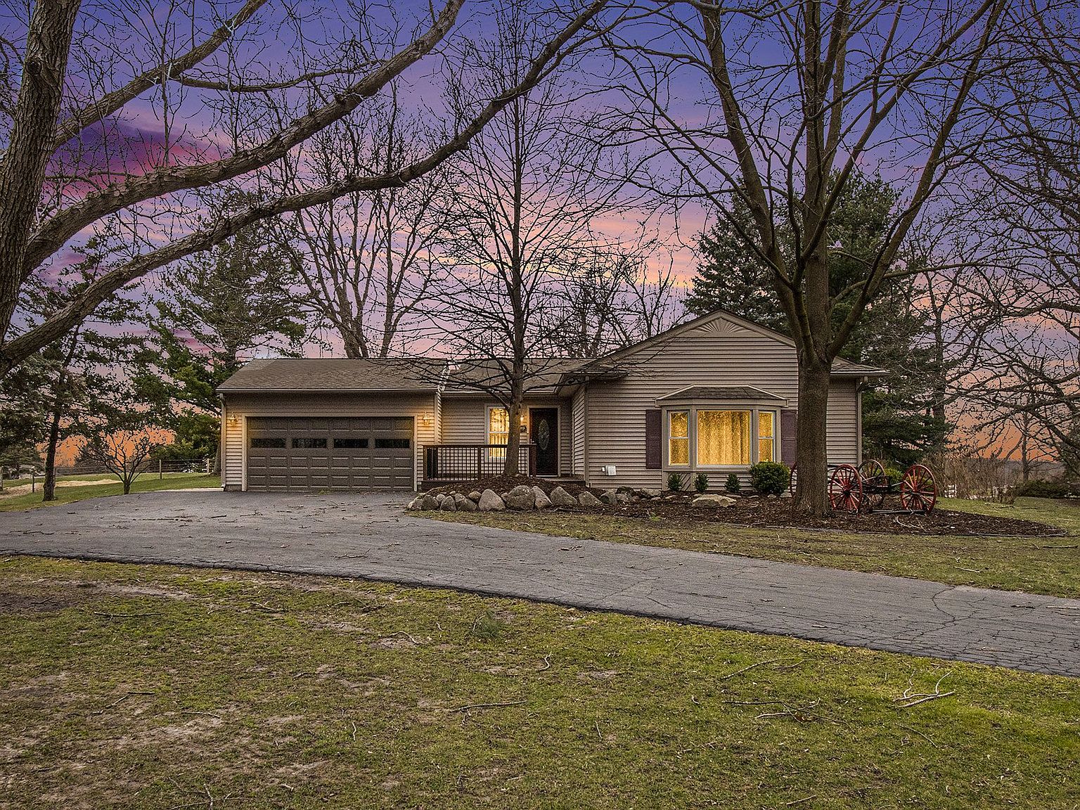 3915 N Latson Rd, Howell, MI 48855 | Zillow