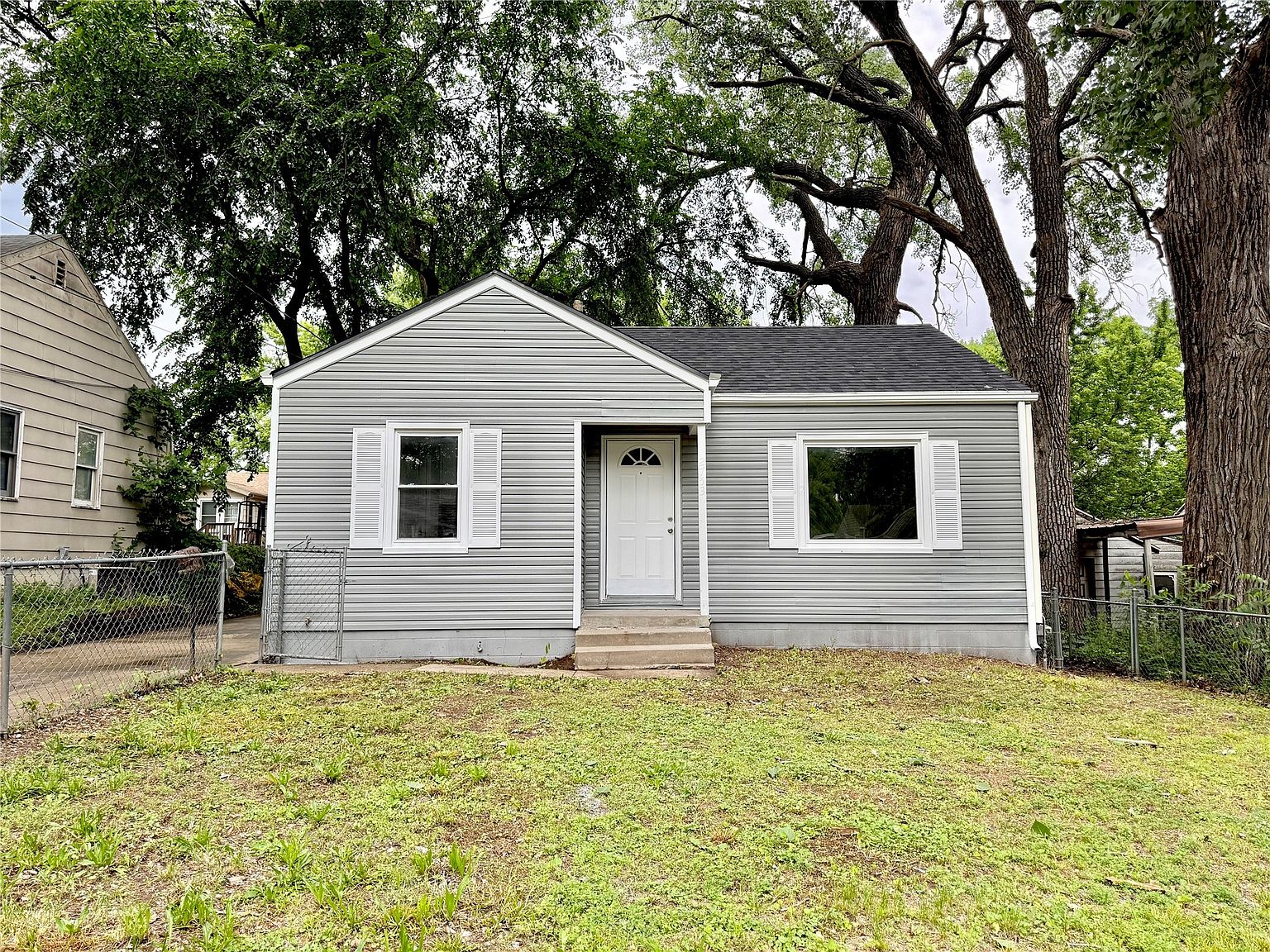 2753 Adams Ave, Des Moines, IA 50310 | Zillow