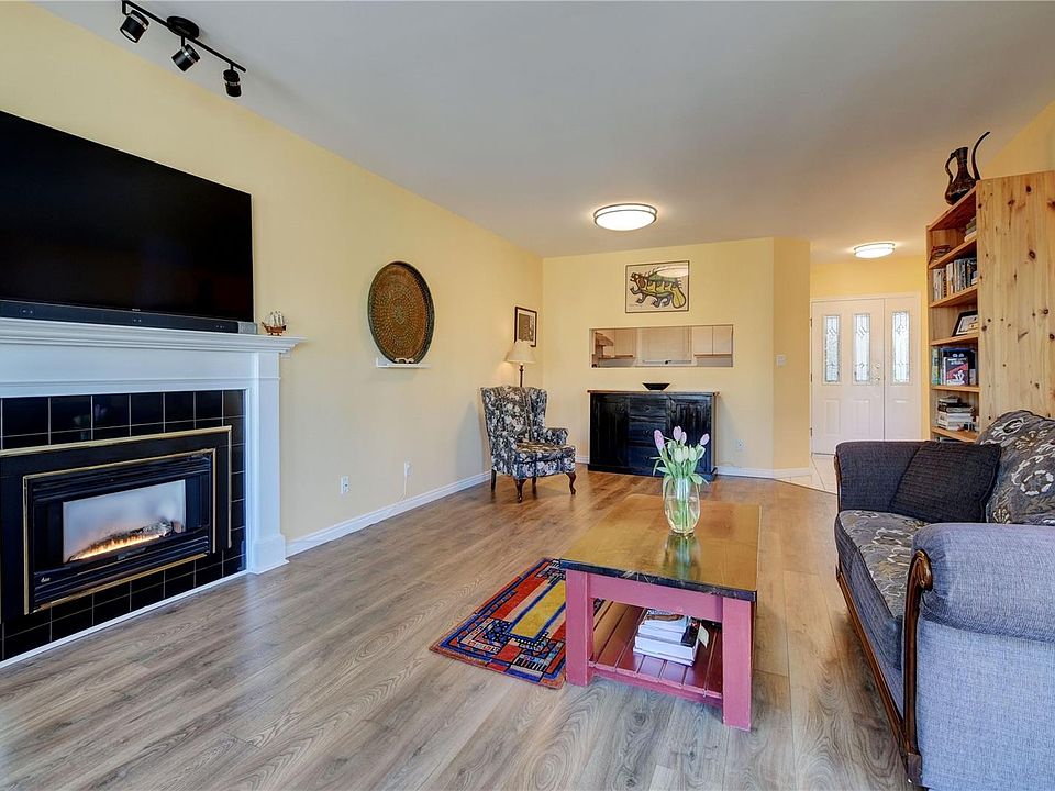 Songhees Point Apartments - Victoria, BC | Zillow