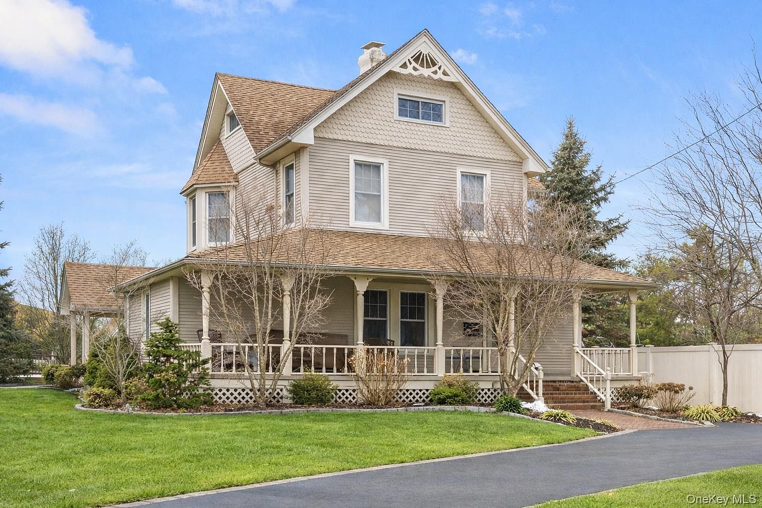 52 Marvin Lane, Islip, NY 11751 | Zillow