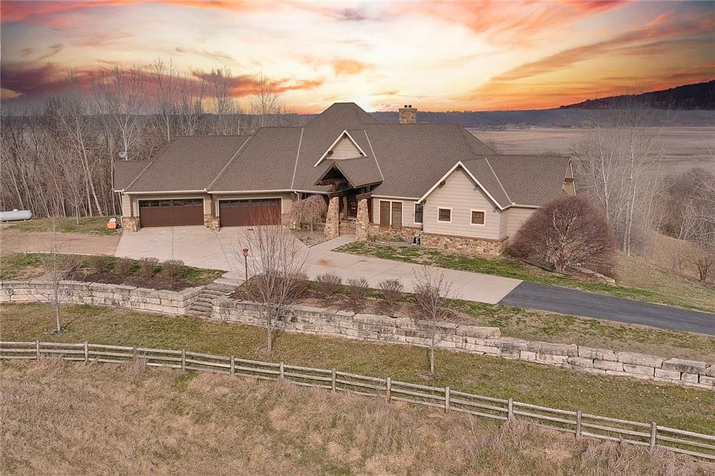 24066 Wolcott Dr, Kansas City, KS 66109 | Zillow