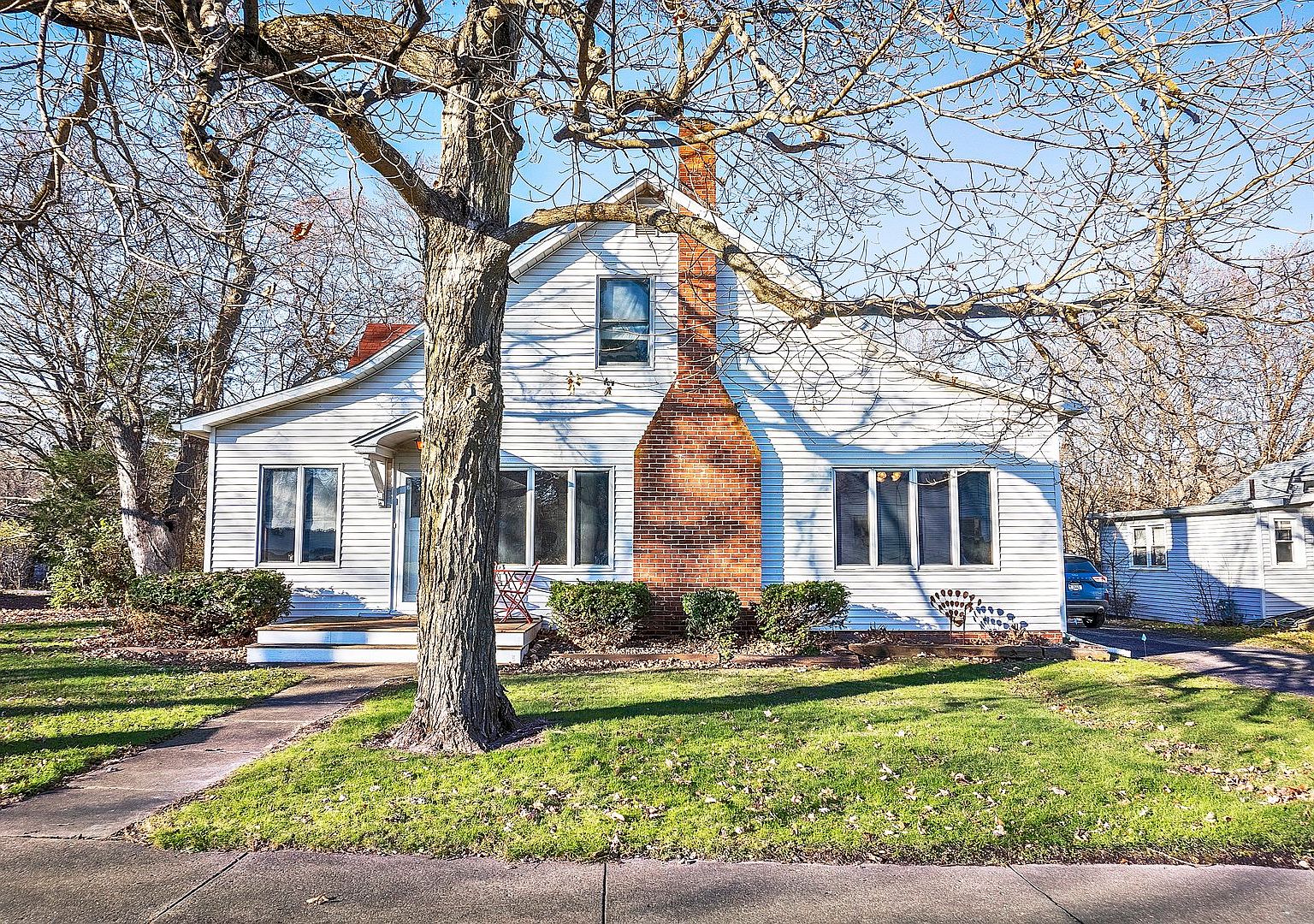 402 N State St, Saybrook, IL 61770 | Zillow
