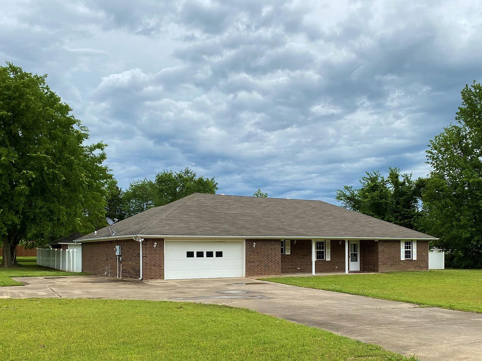 10112 Boyce Manor Cir, Dardanelle, AR 72834 | Zillow