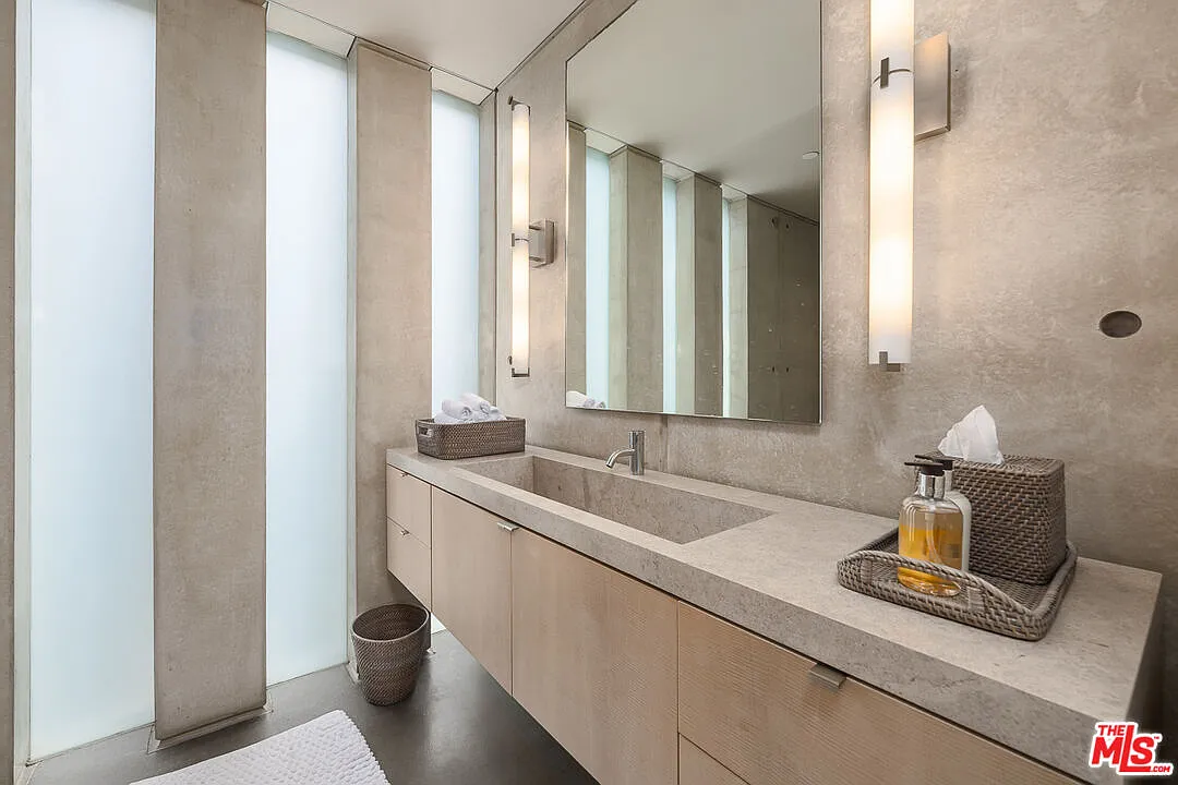 $19.99M Wallace E. Cunningham-Designed "Crescent House" For Sale in ...