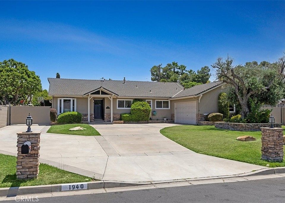 1940 Country Club Rd, Thousand Oaks, CA 91360 | MLS #SR23081944 | Zillow