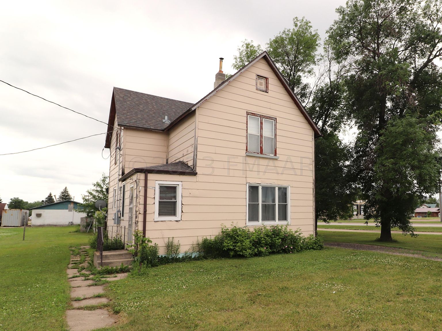 12 E Thorpe Ave, Ada, MN 56510 | MLS #23-2916 | Zillow